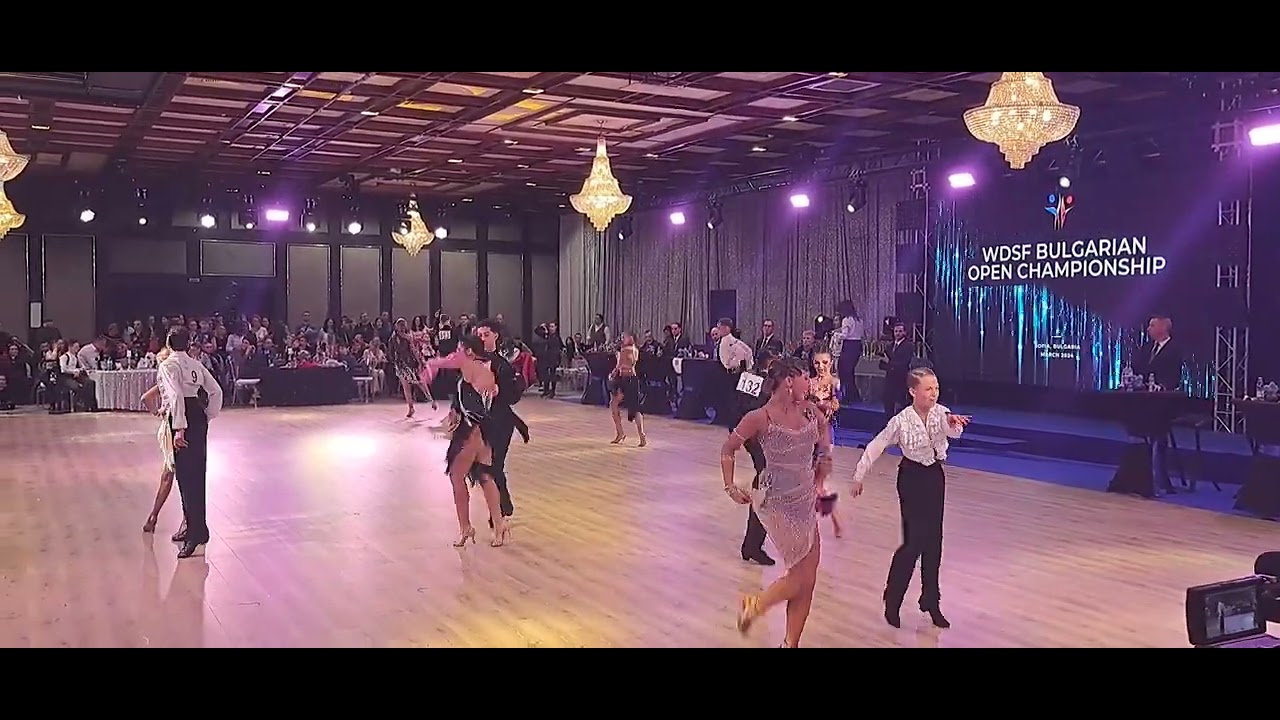 Kaloyan Nikov & Plamena Vlahovska, WDSF Open, Latin final, Jive - YouTube