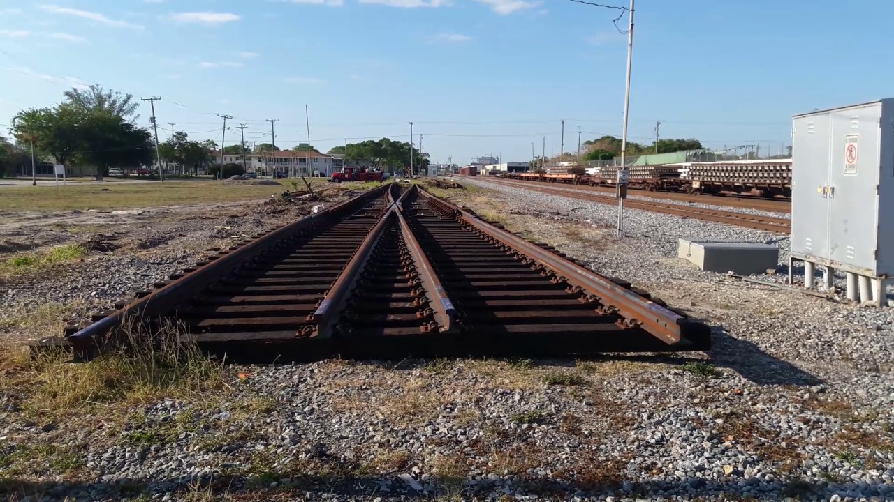 FEC Train 428 #2065 - YouTube