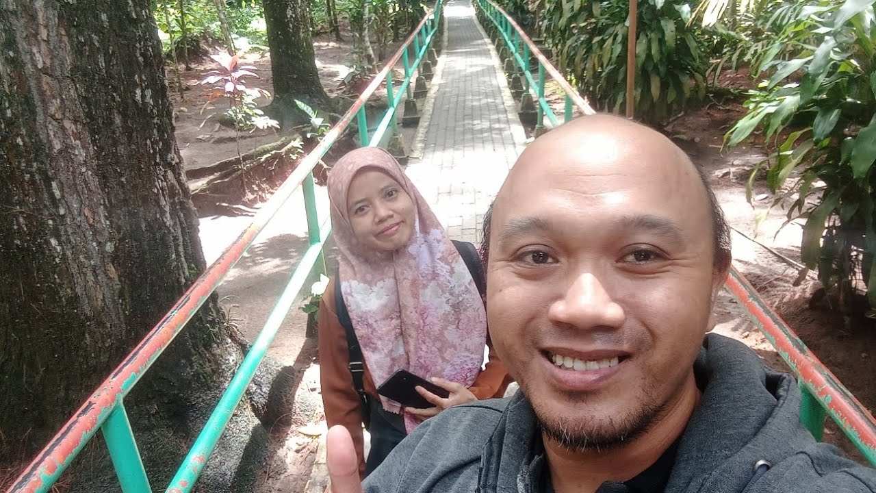 Mendaki Bukit Tidar di Kota Magelang - YouTube