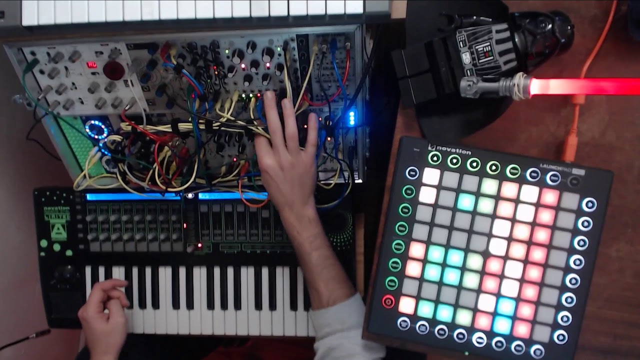 Modular Techno 👽🤖 Melodic Minimal Techno vibes on the Eurorack and ...