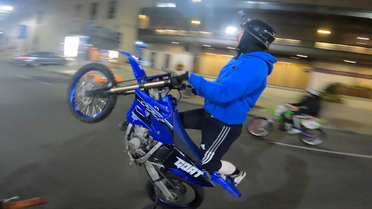 YZ125 WHEELIES THRU CITY TRAFFIC! * ONEWAY STEPHAN BIRTHDAY RIDEOUT ...