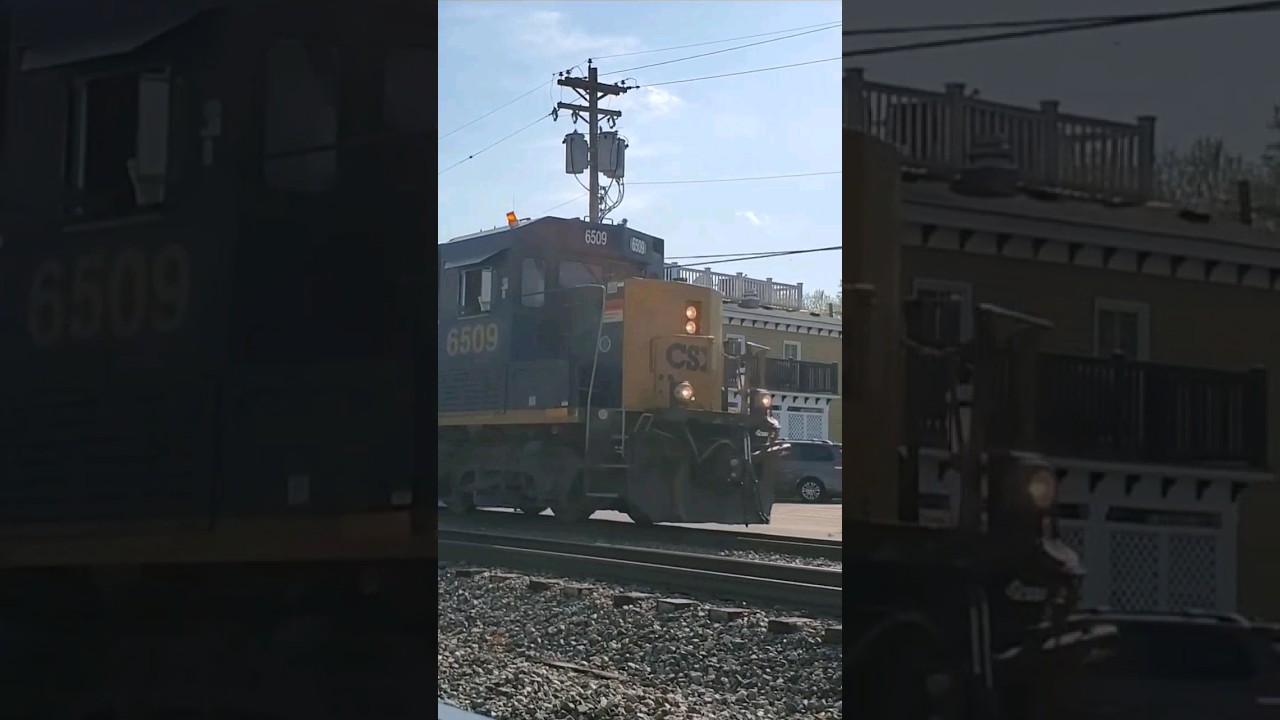 A Georgia Railroad embelm on CSX 6509 rolling through Glendale Ohio ...