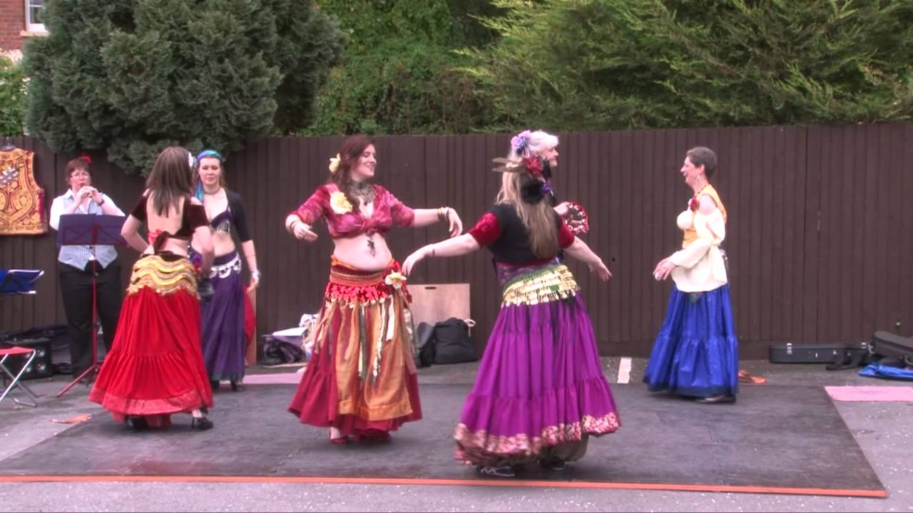 Saltarello - Rose Hips Belly Dancers - White Horse Folk Festival 2011 ...