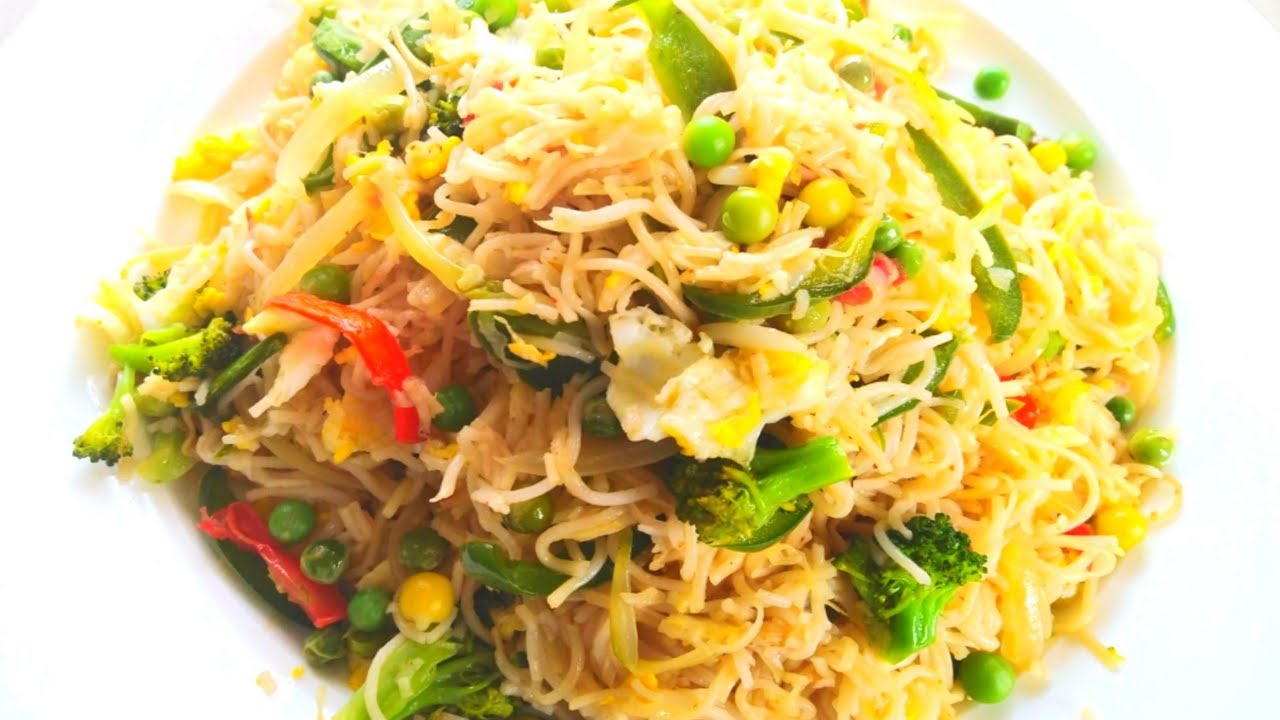 Simple vegetable cocola egg noodles - YouTube
