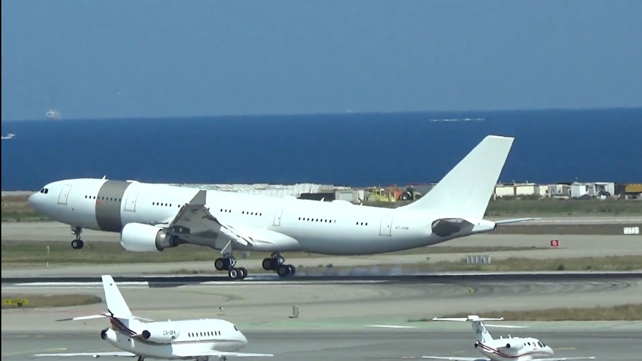 QATAR AMIRI 3 !!! QAF3/ Doha to Nice Côte D'Azur/ A332 - YouTube