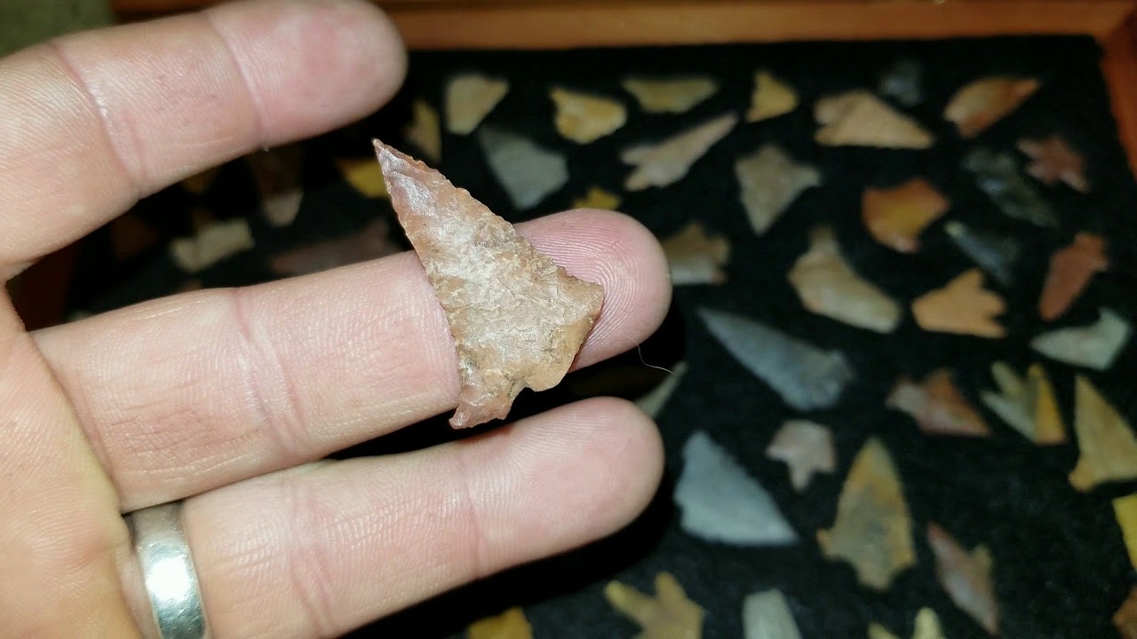 East Texas Arrowheads Heartbreak Hotel - YouTube