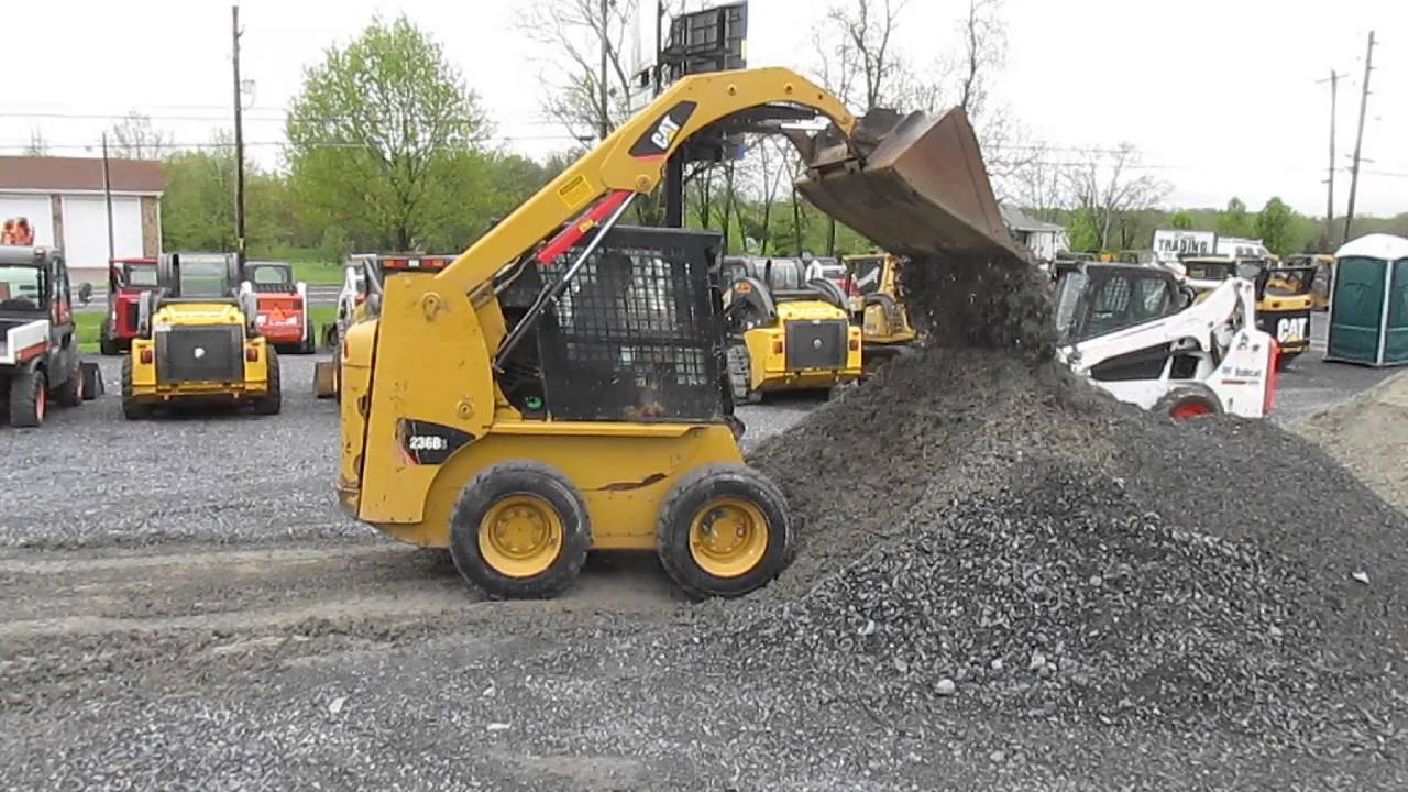 Caterpillar 236B - YouTube