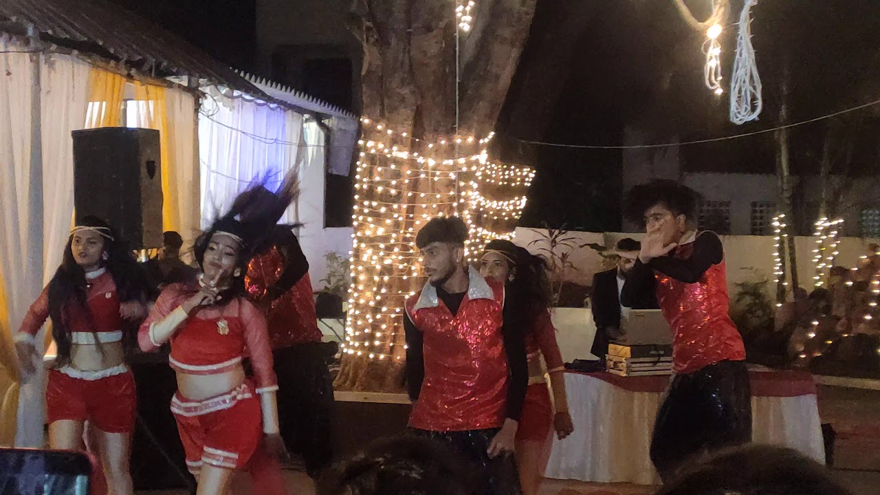 BEST INDIAN WEDDING RECEPTION DANCE/SKIT PERFORMANCE | Bollywood ...