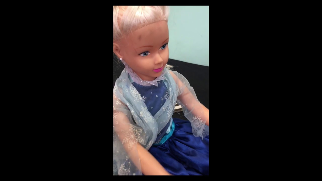 ELSA ISAC E MANU - BRINCANDO DE SURPRESINHAS !!! - YouTube