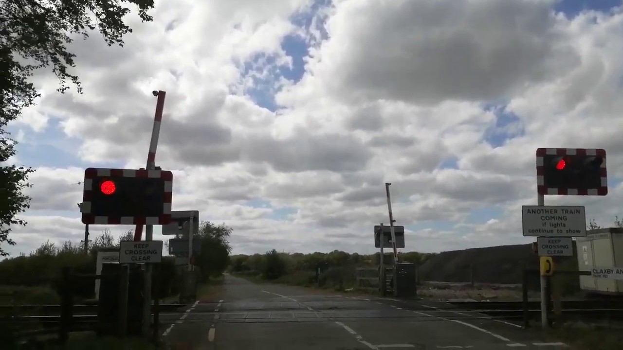 Claxby & Usselby Level Crossing (05/05/2020) - YouTube