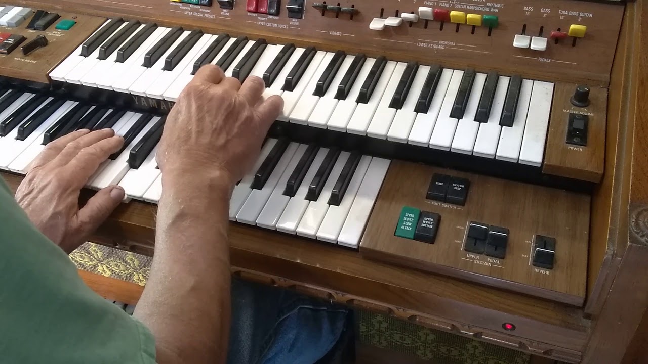 Sunday Yamaha Spinet Organ - YouTube