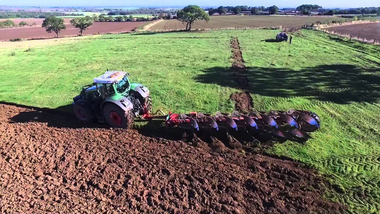 Ploughing 2015 - Fendt 939 - YouTube