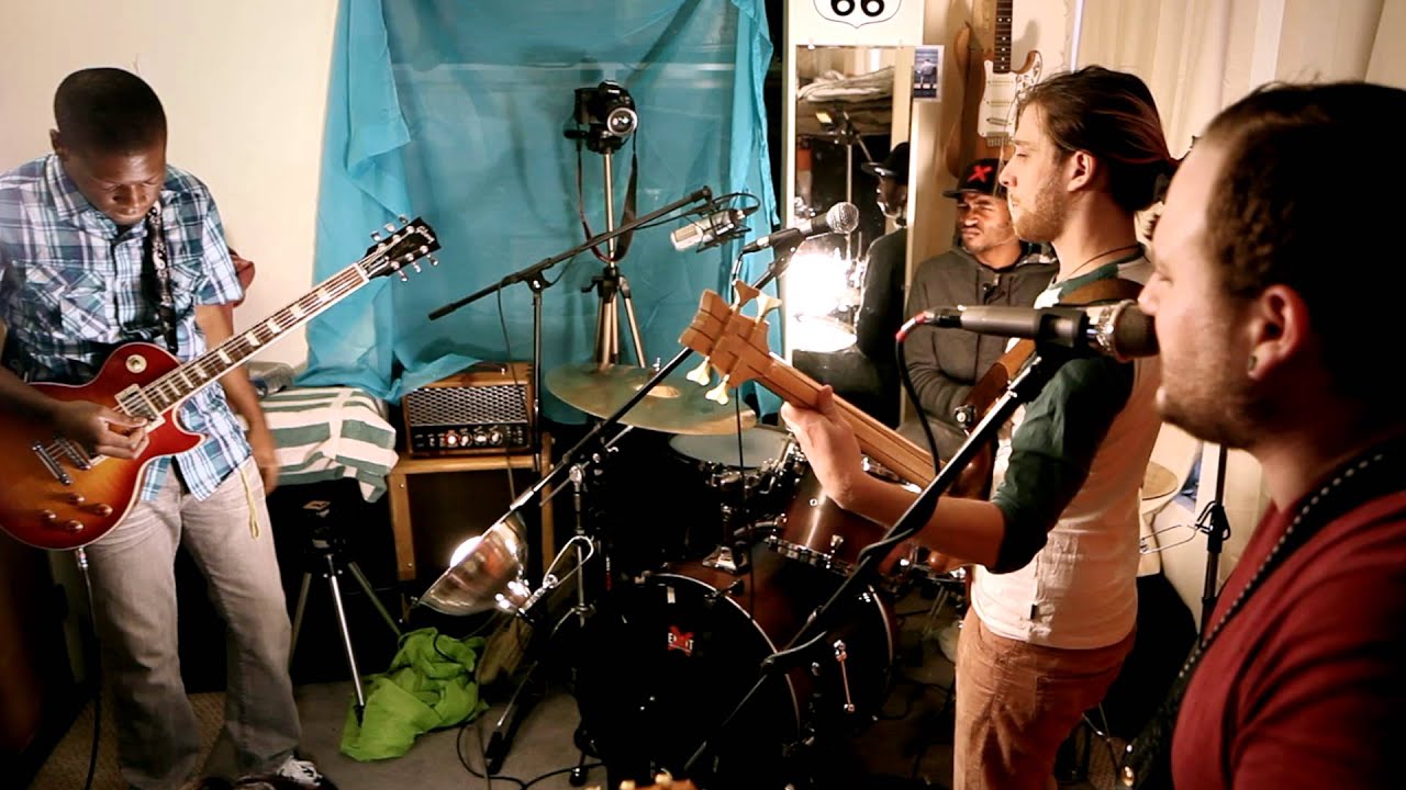 Myloe Cover Sessions - No Scrubs by TLC - YouTube