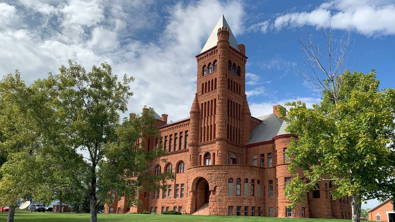 Westminster Castle 🏰🗺️📍#streetsofcolorado - YouTube