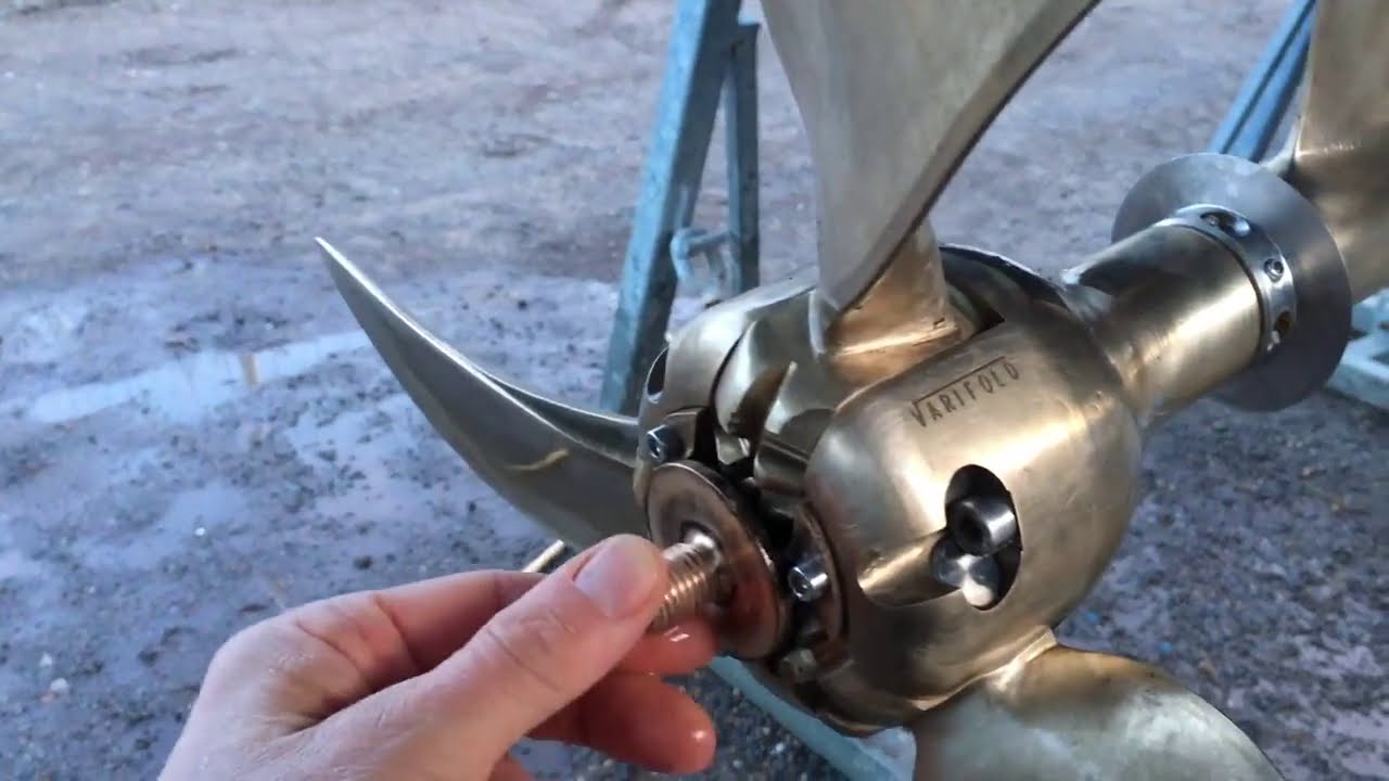 Varifold propeller review for Single handed sailor - YouTube