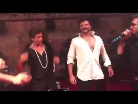 Anil Kapoor, Shahrukh Khan and Ranveer Singh dancing on Mika Singh's ...