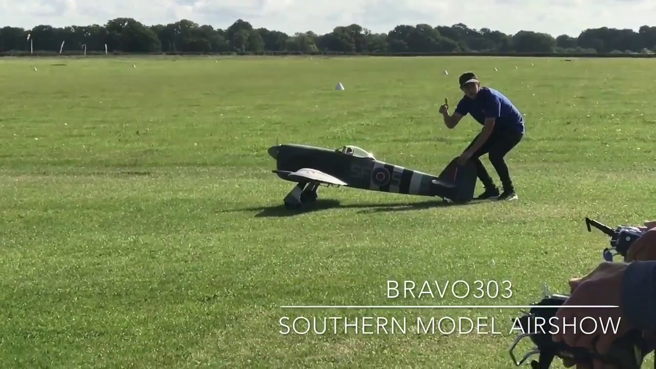 WW2 Warbirds RC Plane Flight - Southern Model Airshow - YouTube