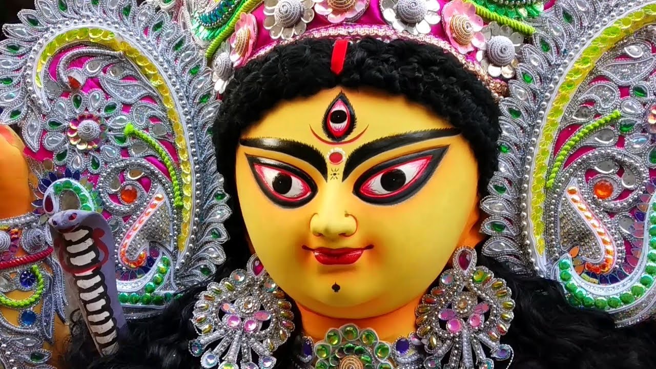 MAA JAGADDHARTI IDOL MAKING AT KUMORTULI . KUMARTULI JAGADHATRI PUJA ...
