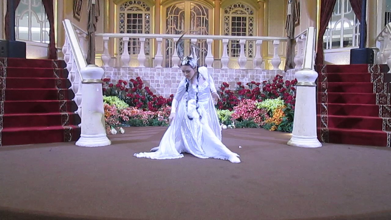 Moth Dance - Basilika The ART Her - at Lippo Puri - YouTube