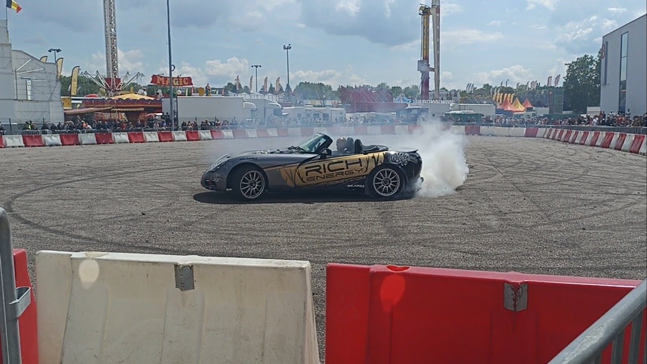 Terry Grant stunt show 2 - YouTube