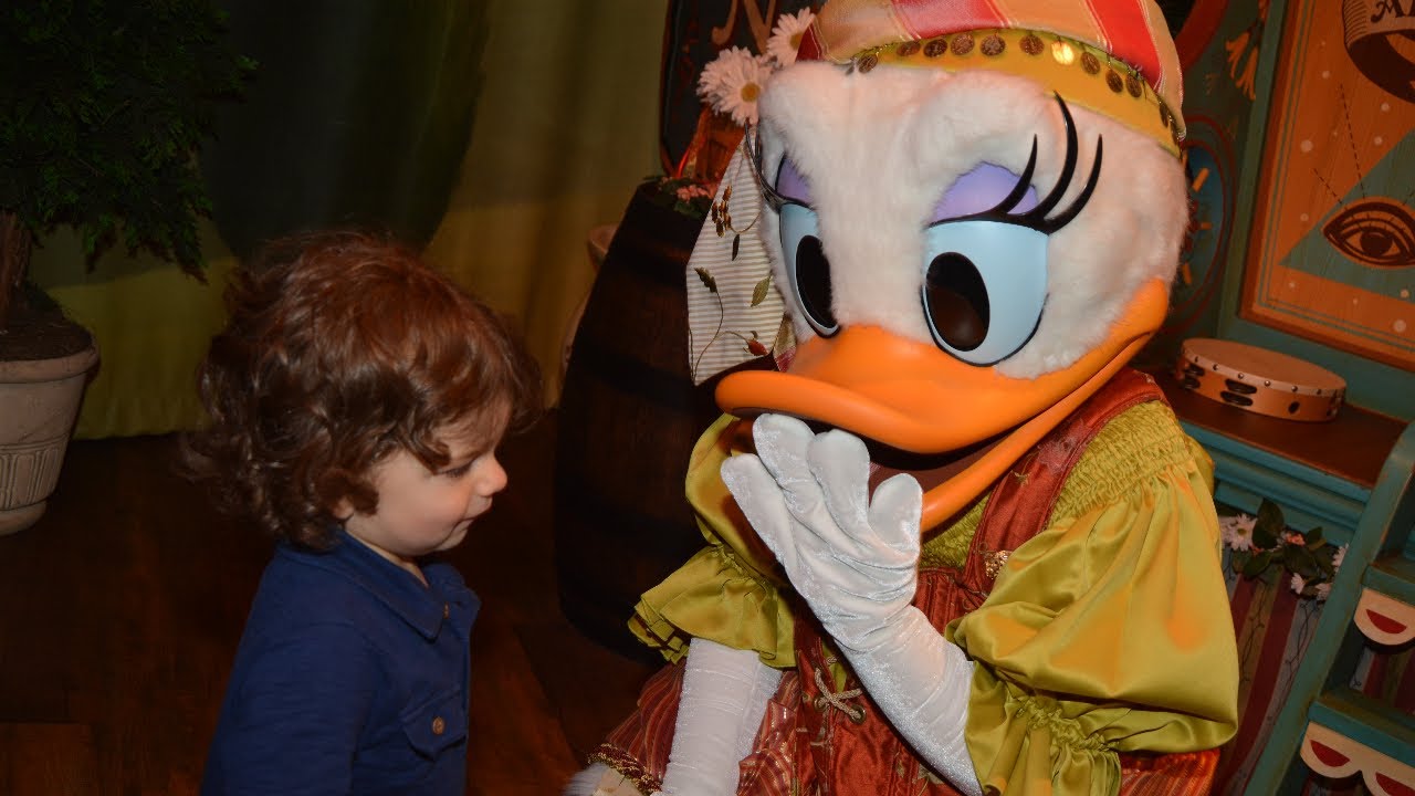 Meeting Circus Daisy Duck Madame Daisy Fortuna at the Magic Kingdom in ...