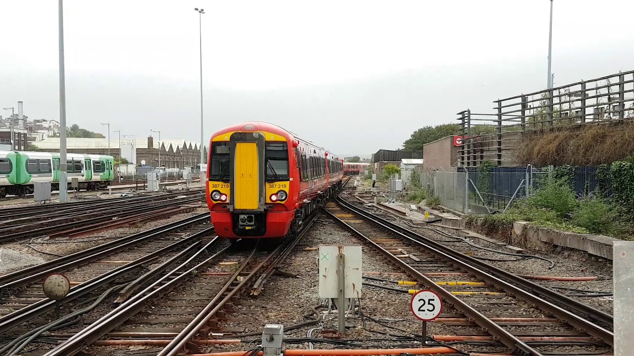 *RARE* Gatwick Express Class 387's 12 car departs Brighton for ...