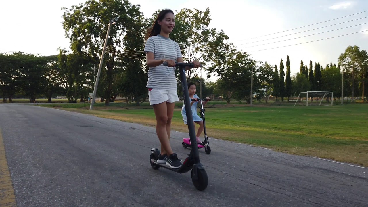 Ninebot es2 vs Xiaomi p365 pro - YouTube