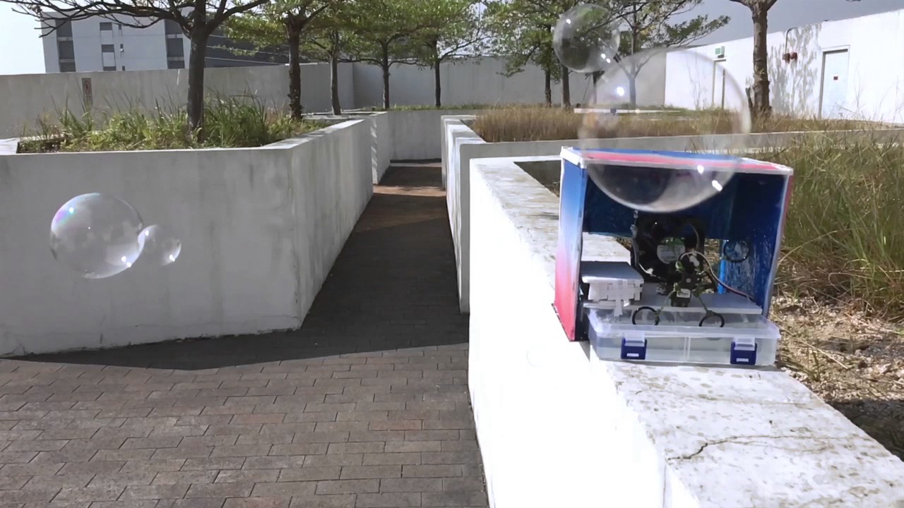 Demo bubble machine Boo~ - YouTube