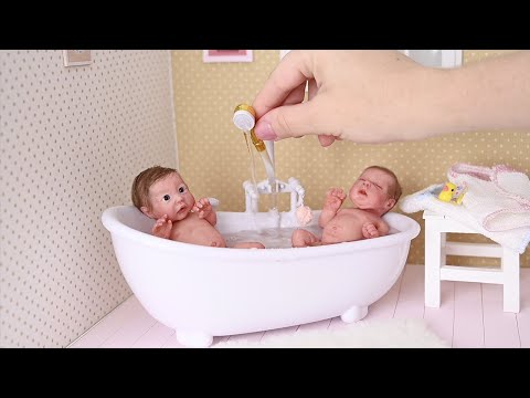 Bath Time! Super Small TWINS Bedtime Routine, Miniature Girls Holly and Molly Silicone Reborn Babies