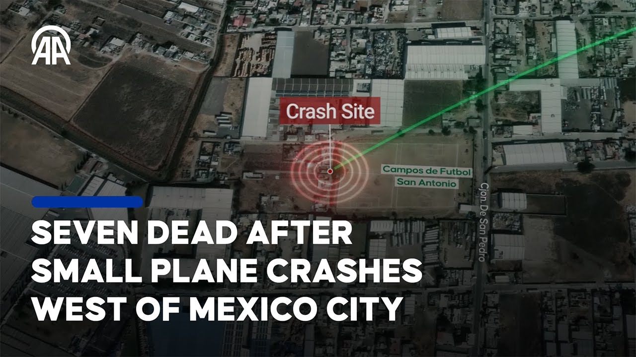 Seven dead after small plane crashes west of Mexico City - YouTube