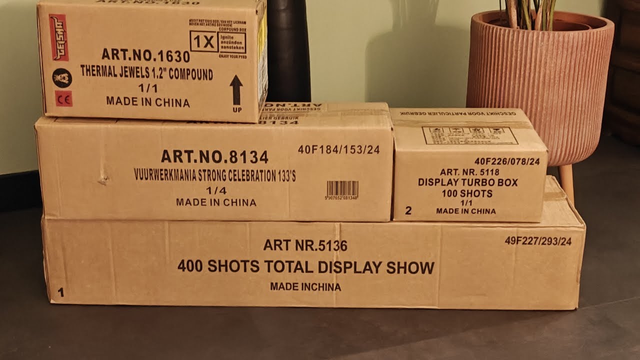 400 Shots Total Display Show - Magnum Vuurwerk - YouTube