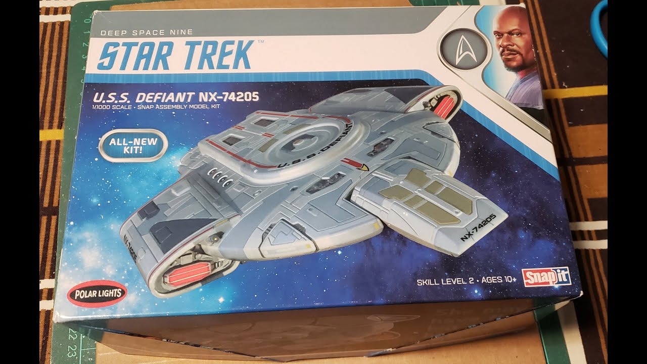 Model #36 Episode 1: Unboxing the USS Defiant (1000 Scale from Polar ...