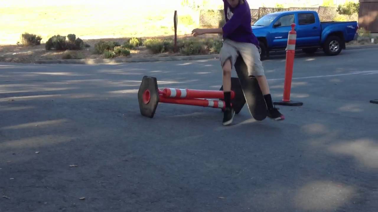 Epic skateboard nutshot - YouTube