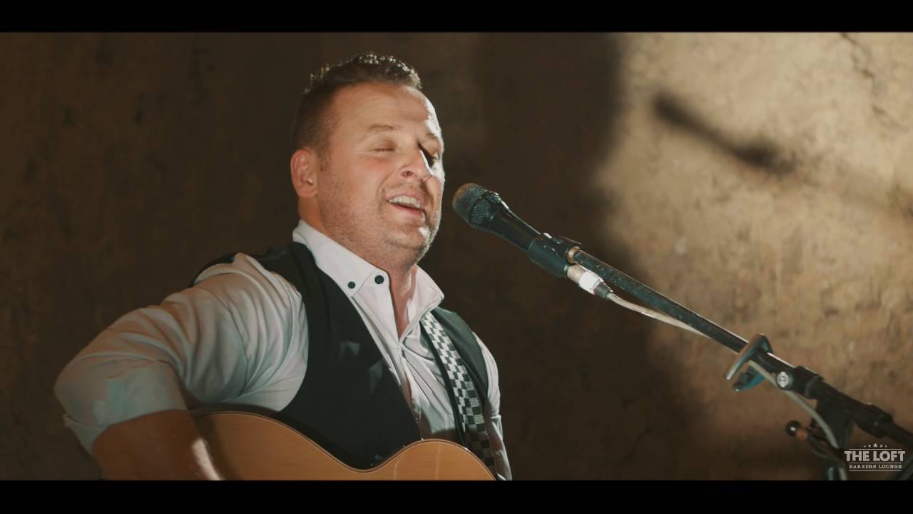 Vince Freeman // Loft Barbers Live Sessions - YouTube