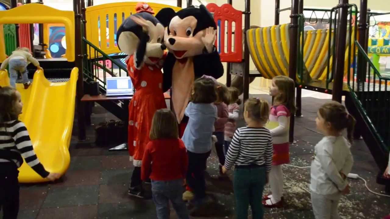 TeO Magic Show Micky si Minnie si copii la dans - YouTube