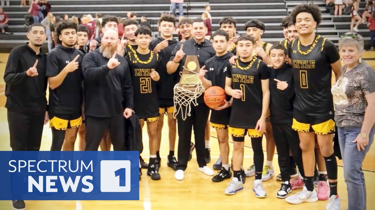 The Lytle Pirates High School Basketball Team is Bound For State - YouTube