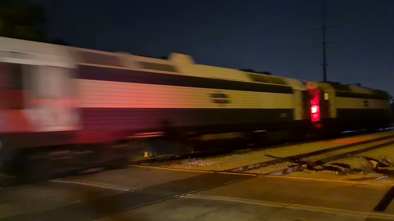 Israel railways - double JT42BW on cargo train רכבת ישראל - - YouTube