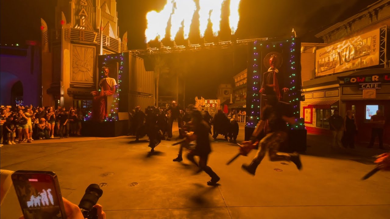 Front Row! Halloween Horror Nights Opening Scaremony 2024 - YouTube