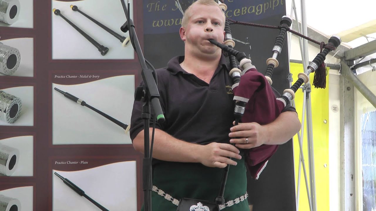Craig Munro and Scott Wallace (2 of 6) - Piping Live 2011 - YouTube