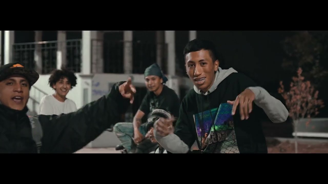 -𝕺𝖏𝖔𝖘 𝖉𝖊 𝖑𝖆 𝕮𝖆𝖑𝖑𝖊// MR DOBLE RR Video Oficial. - YouTube