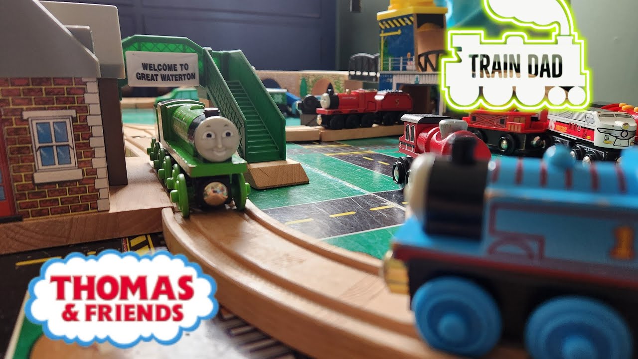 Our smallest train set yet? |Thomas the Train | Brio | - YouTube