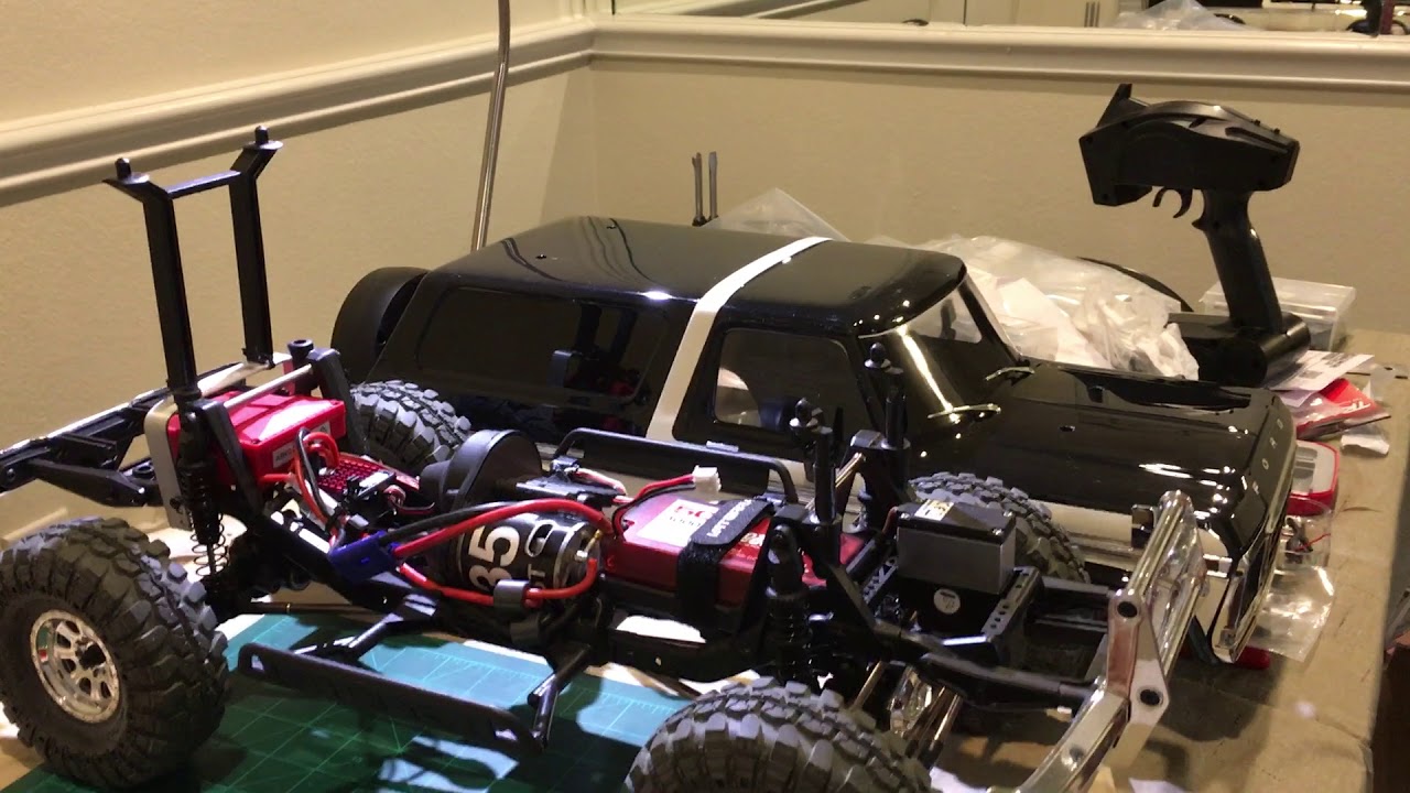 Traxxas TRX4 Bronco Body on Vaterra K5 Blazer truck - YouTube