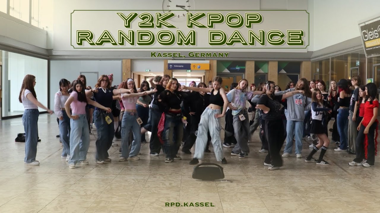 Y2K KPOP RANDOM DANCE in Kassel (Community Songs 2/3) ⭐️ - YouTube