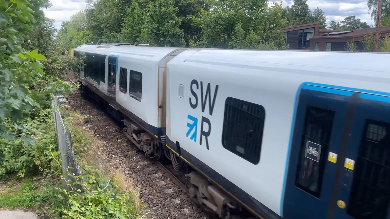 Class 450 + 444 + 70 | 450042 + 444036 + 70011 | SWR + Freightliner ...