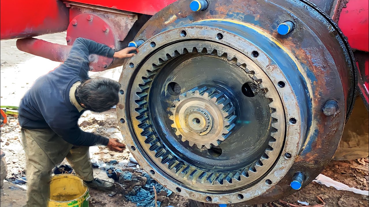 Road Roller wheel oil seal Replacement || Cleaning wheel hub || Amazing ...