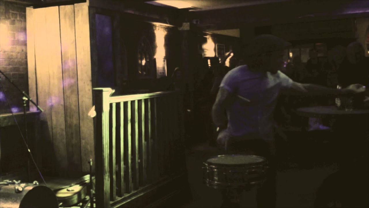 Ash Sheehan - A Lesson In Showmanship - YouTube