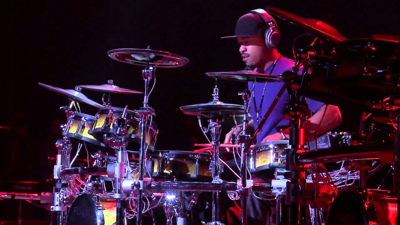 Tony Royster Jr. V-Drums Contest 2012 - Montreal Drum Fest - YouTube