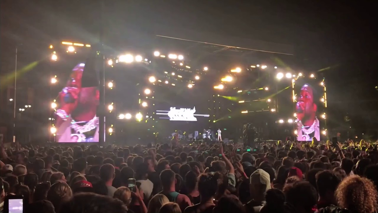 Meek Mill on stage // Ima Boss Live Performance // Philadelphia 2018 ...