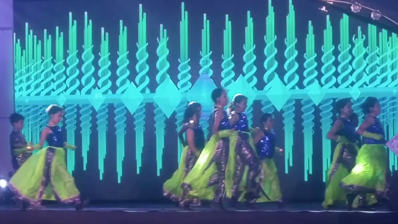 Ananya's grand finale dance - YouTube