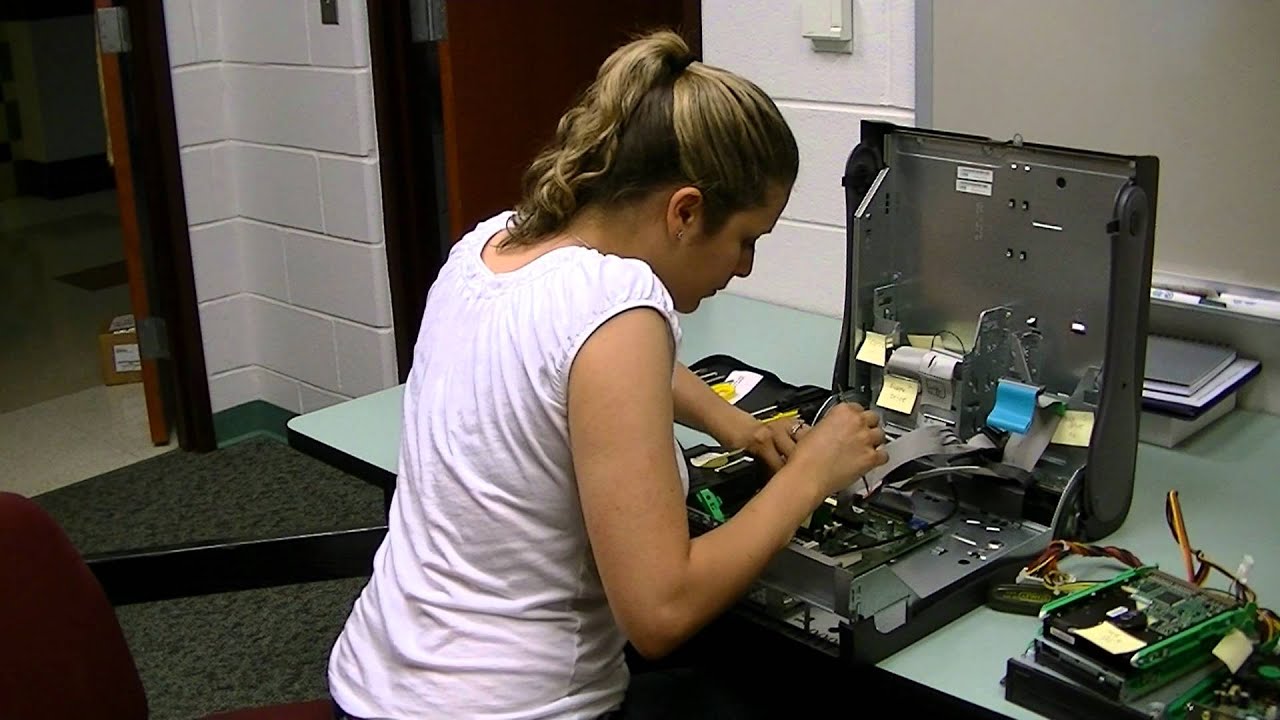 Building a Computer Part 2.mov - YouTube